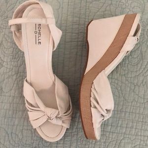 Michelle D | Shoes | Michelle D White Wedge Sandals | Poshmark